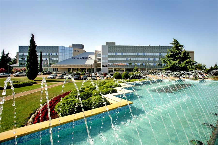 hotel maestral novigrad | Via Mea Reisen